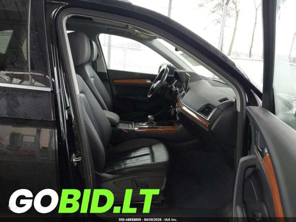Black Audi Q5 2021 in Siauliai, with an engine capacity of 1.98 L and mileage of 96 thousand km for 19800 €, photo 5 on AUTOMOTO.COM.LV