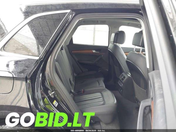 Black Audi Q5 2021 in Siauliai, with an engine capacity of 1.98 L and mileage of 96 thousand km for 19800 €, photo 8 on AUTOMOTO.COM.LV