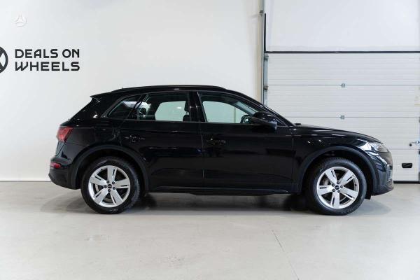 Melns Audi Q5 2021 Viļņa, ar dzinēja tilpumu 1.98 L un nobraukumu 122 tūkst. km par 34900 €, foto 3 vietnē AUTOMOTO.COM.LV