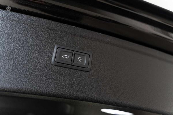 Melns Audi Q5 2021 Viļņa, ar dzinēja tilpumu 1.98 L un nobraukumu 122 tūkst. km par 34900 €, foto 9 vietnē AUTOMOTO.COM.LV