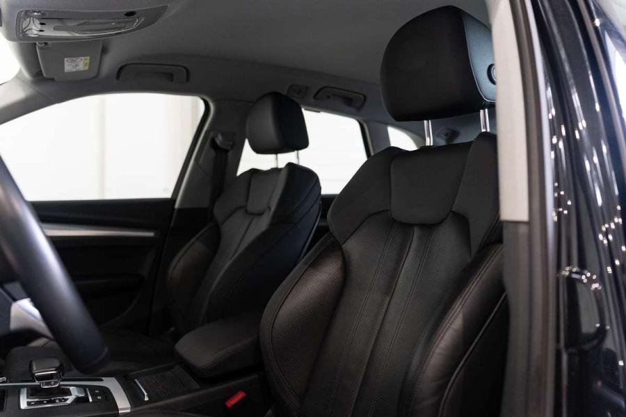 Melns Audi Q5 2021 Viļņa, ar dzinēja tilpumu 1.98 L un nobraukumu 122 tūkst. km par 34900 €, foto 13 vietnē AUTOMOTO.COM.LV