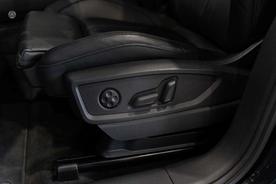 Melns Audi Q5 2021 Viļņa, ar dzinēja tilpumu 1.98 L un nobraukumu 122 tūkst. km par 34900 €, foto 14 vietnē AUTOMOTO.COM.LV