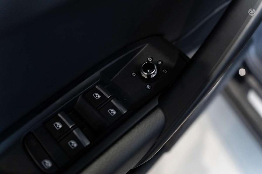 Melns Audi Q5 2021 Viļņa, ar dzinēja tilpumu 1.98 L un nobraukumu 122 tūkst. km par 34900 €, foto 15 vietnē AUTOMOTO.COM.LV