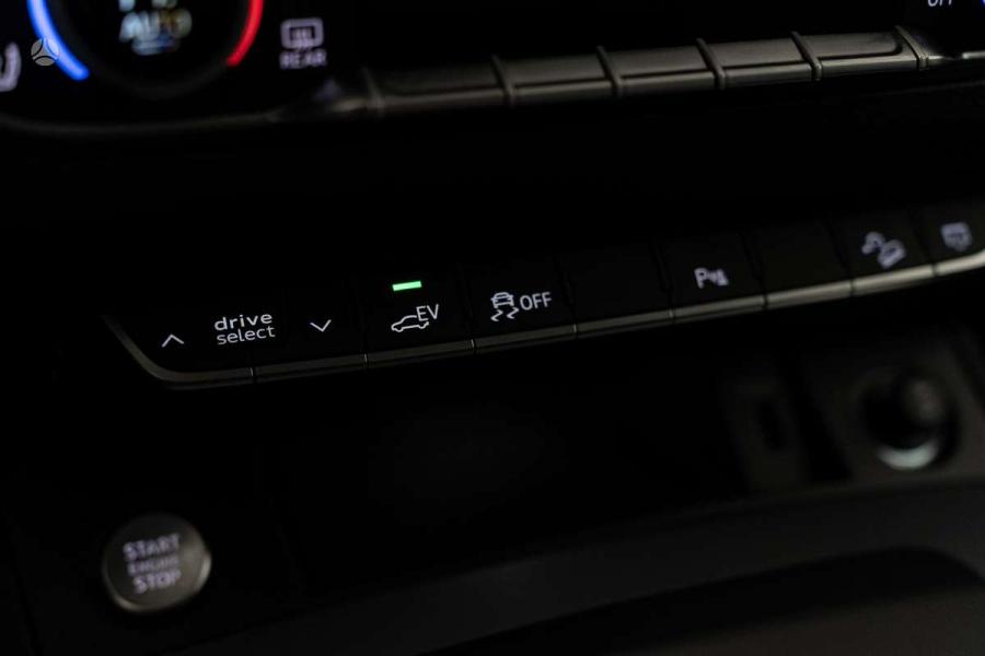 Melns Audi Q5 2021 Viļņa, ar dzinēja tilpumu 1.98 L un nobraukumu 122 tūkst. km par 34900 €, foto 22 vietnē AUTOMOTO.COM.LV