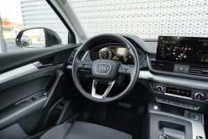 Black Audi Q5 2021 in Marupe, with an engine capacity of 2.00 L and mileage of 116 thousand km for 31400 €, photo 30 on AUTOMOTO.COM.LV