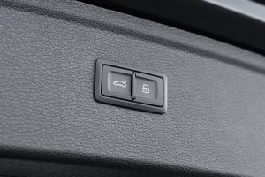 Black Audi Q5 2021 in Marupe, with an engine capacity of 2.00 L and mileage of 116 thousand km for 31400 €, photo 36 on AUTOMOTO.COM.LV