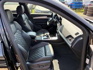 Black Audi Q5 2021 in Vilnius, with an engine capacity of 1.97 L and mileage of 195 thousand km for 25600 €, photo 14 on AUTOMOTO.COM.LV