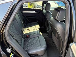 Black Audi Q5 2021 in Vilnius, with an engine capacity of 1.97 L and mileage of 195 thousand km for 25600 €, photo 15 on AUTOMOTO.COM.LV