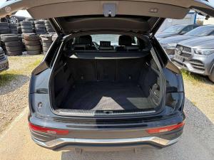 Black Audi Q5 2021 in Vilnius, with an engine capacity of 1.97 L and mileage of 195 thousand km for 25600 €, photo 24 on AUTOMOTO.COM.LV
