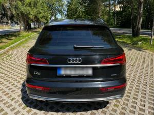 Melns Audi Q5 2021 Viļņa, ar dzinēja tilpumu 1.98 L un nobraukumu 64 tūkst. km par 35300 €, foto 7 vietnē AUTOMOTO.COM.LV