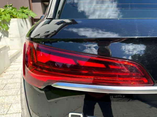 Melns Audi Q5 2021 Viļņa, ar dzinēja tilpumu 1.98 L un nobraukumu 64 tūkst. km par 35300 €, foto 7 vietnē AUTOMOTO.COM.LV