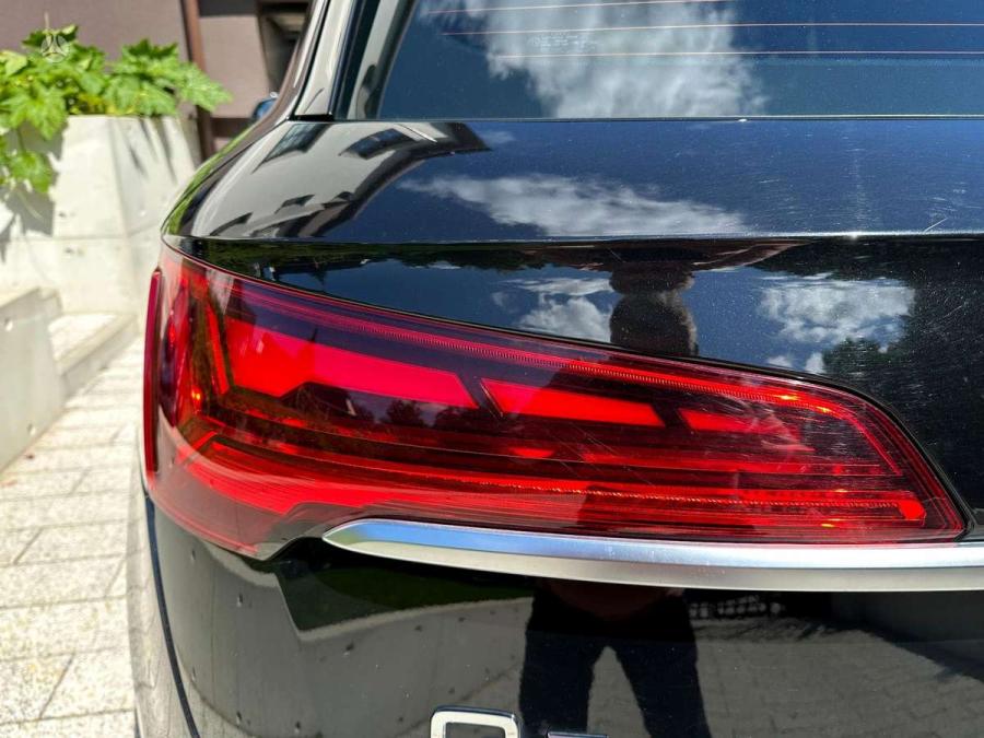 Melns Audi Q5 2021 Viļņa, ar dzinēja tilpumu 1.98 L un nobraukumu 64 tūkst. km par 35300 €, foto 8 vietnē AUTOMOTO.COM.LV