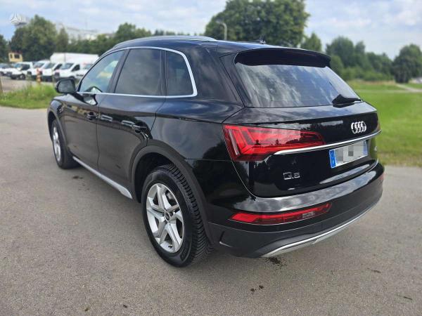 Black Audi Q5 2021 in Taurage, with an engine capacity of 1.97 L and mileage of 157 thousand km for 20500 €, photo 3 on AUTOMOTO.COM.LV