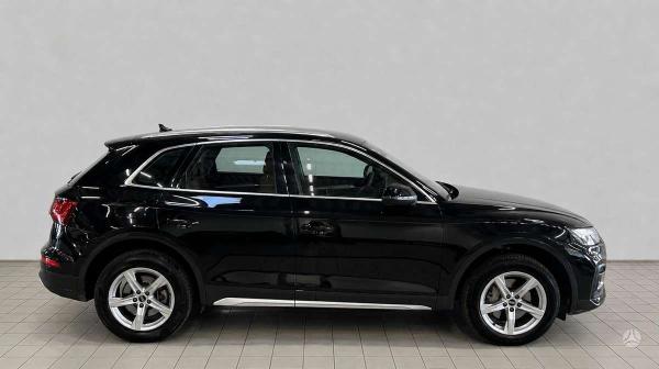 Black Audi Q5 2021 in Kaunas, with an engine capacity of 1.97 L and mileage of 92 thousand km for 27500 €, photo 4 on AUTOMOTO.COM.LV