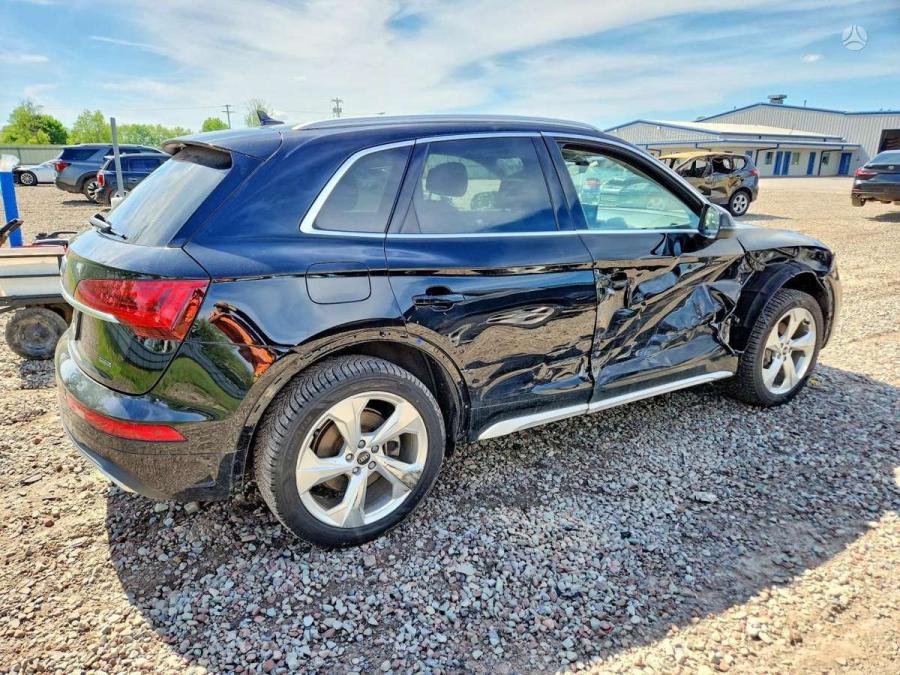Black Audi Q5 2021 in Vilnius, with an engine capacity of 1.98 L and mileage of 77 thousand km for 21175 €, photo 4 on AUTOMOTO.COM.LV