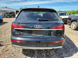 Black Audi Q5 2021 in Vilnius, with an engine capacity of 1.98 L and mileage of 77 thousand km for 21175 €, photo 7 on AUTOMOTO.COM.LV