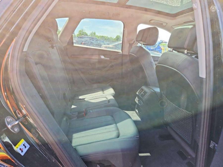 Black Audi Q5 2021 in Vilnius, with an engine capacity of 1.98 L and mileage of 77 thousand km for 21175 €, photo 12 on AUTOMOTO.COM.LV