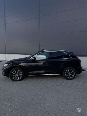 Black Audi Q5 2021 in Siauliai, with an engine capacity of 1.98 L and mileage of 96 thousand km for 19000 €, photo 3 on AUTOMOTO.COM.LV