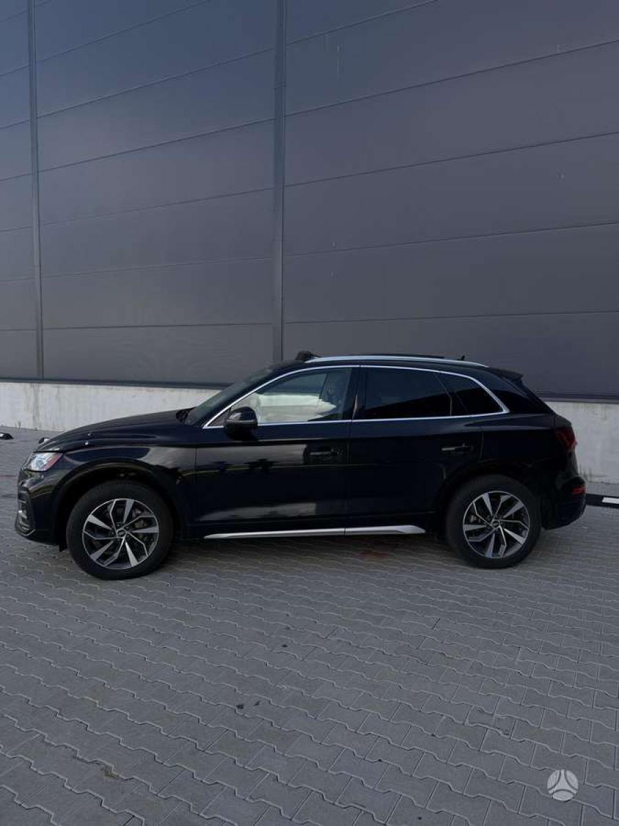 Black Audi Q5 2021 in Siauliai, with an engine capacity of 1.98 L and mileage of 96 thousand km for 19000 €, photo 3 on AUTOMOTO.COM.LV