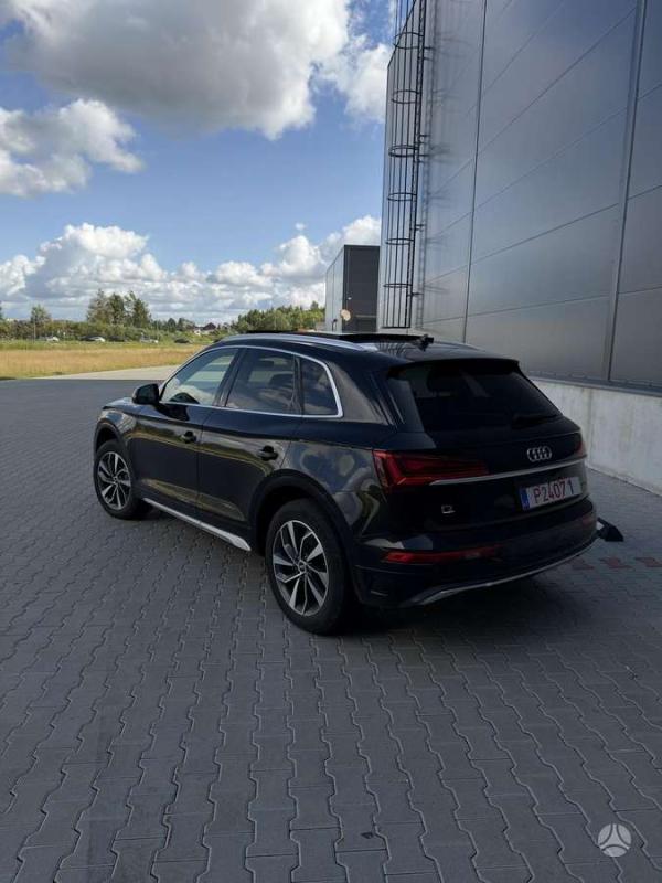 Black Audi Q5 2021 in Siauliai, with an engine capacity of 1.98 L and mileage of 96 thousand km for 19000 €, photo 4 on AUTOMOTO.COM.LV
