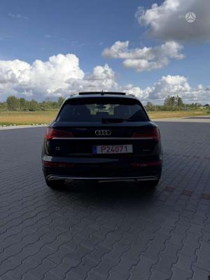 Black Audi Q5 2021 in Siauliai, with an engine capacity of 1.98 L and mileage of 96 thousand km for 19000 €, photo 5 on AUTOMOTO.COM.LV