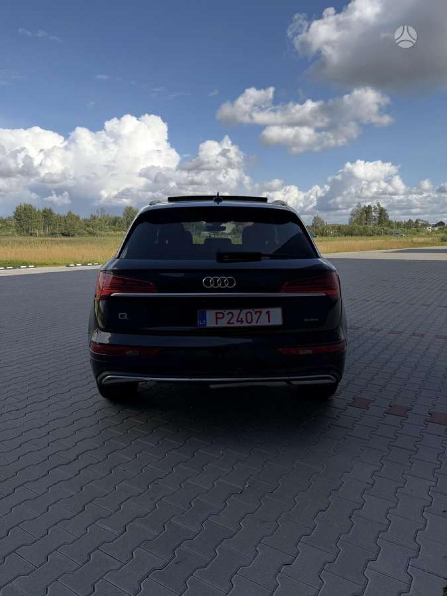 Black Audi Q5 2021 in Siauliai, with an engine capacity of 1.98 L and mileage of 96 thousand km for 19000 €, photo 5 on AUTOMOTO.COM.LV