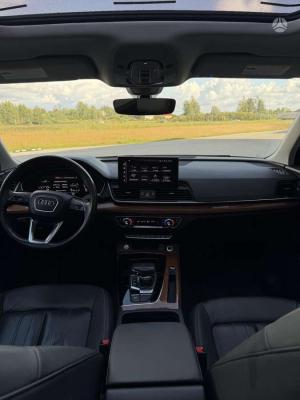 Black Audi Q5 2021 in Siauliai, with an engine capacity of 1.98 L and mileage of 96 thousand km for 19000 €, photo 10 on AUTOMOTO.COM.LV