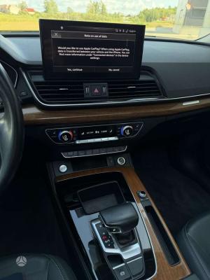 Black Audi Q5 2021 in Siauliai, with an engine capacity of 1.98 L and mileage of 96 thousand km for 19000 €, photo 11 on AUTOMOTO.COM.LV
