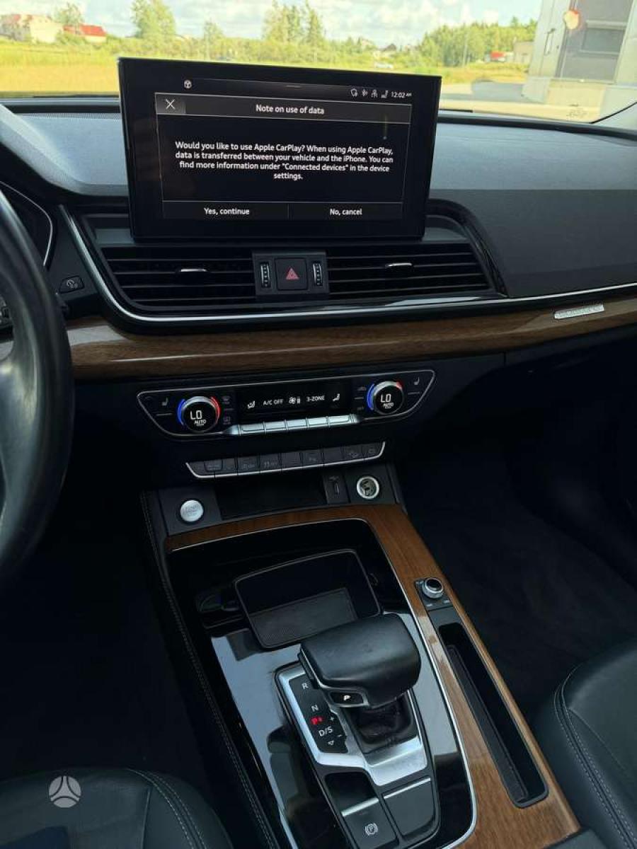 Black Audi Q5 2021 in Siauliai, with an engine capacity of 1.98 L and mileage of 96 thousand km for 19000 €, photo 11 on AUTOMOTO.COM.LV