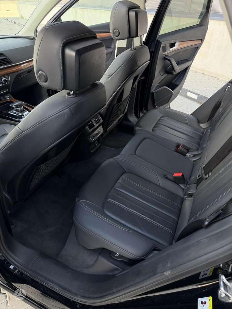 Black Audi Q5 2021 in Siauliai, with an engine capacity of 1.98 L and mileage of 96 thousand km for 19000 €, photo 14 on AUTOMOTO.COM.LV