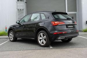 Black Audi Q5 2021 in Vilnius, with an engine capacity of 1.98 L and mileage of 121 thousand km for 30850 €, photo 4 on AUTOMOTO.COM.LV