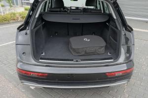 Black Audi Q5 2021 in Vilnius, with an engine capacity of 1.98 L and mileage of 121 thousand km for 30850 €, photo 17 on AUTOMOTO.COM.LV