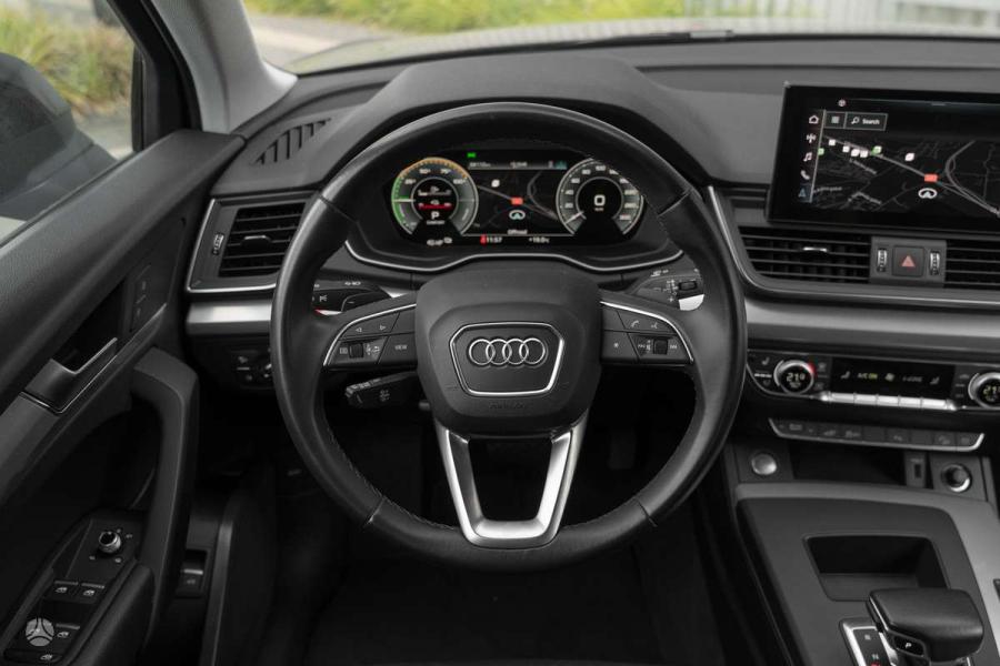 Black Audi Q5 2021 in Vilnius, with an engine capacity of 1.98 L and mileage of 121 thousand km for 30850 €, photo 18 on AUTOMOTO.COM.LV