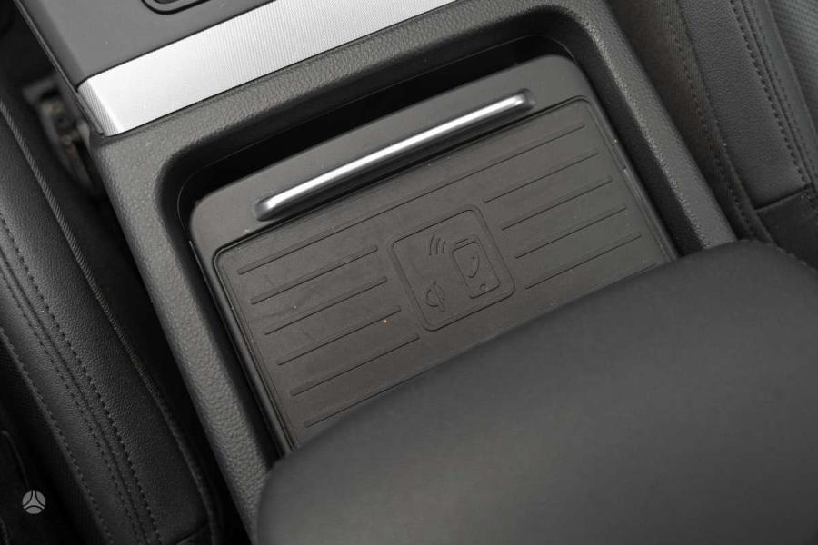 Black Audi Q5 2021 in Vilnius, with an engine capacity of 1.98 L and mileage of 121 thousand km for 30850 €, photo 33 on AUTOMOTO.COM.LV