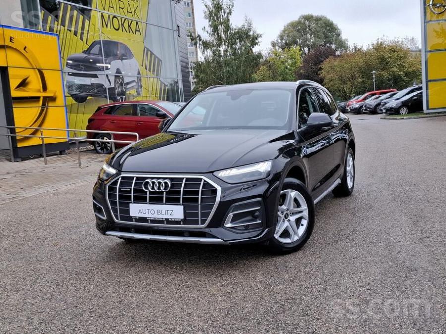 Black Audi Q5 2022 in Riga, with an engine capacity of 2.00 L and mileage of 52 thousand km for 14770 €, photo 1 on AUTOMOTO.COM.LV