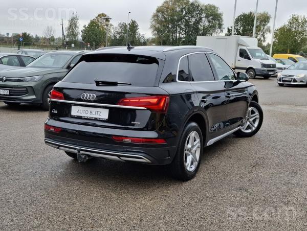 Black Audi Q5 2022 in Riga, with an engine capacity of 2.00 L and mileage of 52 thousand km for 14770 €, photo 4 on AUTOMOTO.COM.LV