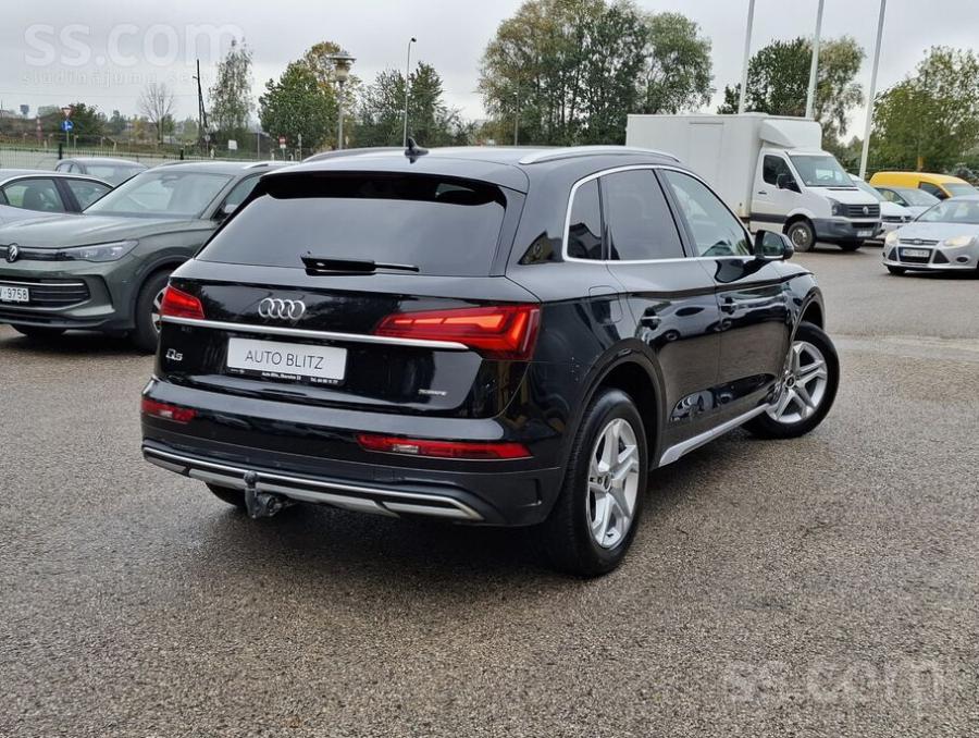 Black Audi Q5 2022 in Riga, with an engine capacity of 2.00 L and mileage of 52 thousand km for 14770 €, photo 4 on AUTOMOTO.COM.LV