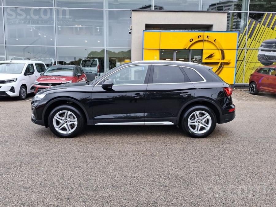 Black Audi Q5 2022 in Riga, with an engine capacity of 2.00 L and mileage of 52 thousand km for 14770 €, photo 5 on AUTOMOTO.COM.LV