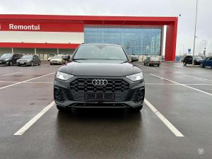 Black Audi Q5 2022 in Kaunas, with an engine capacity of 2.00 L and mileage of 59 thousand km for 36900 €, photo 3 on AUTOMOTO.COM.LV