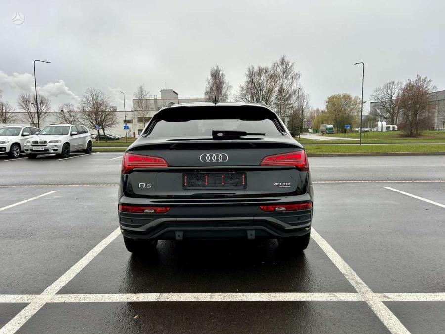 Black Audi Q5 2022 in Kaunas, with an engine capacity of 2.00 L and mileage of 59 thousand km for 36900 €, photo 7 on AUTOMOTO.COM.LV