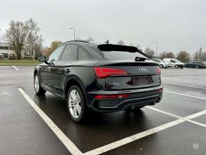 Black Audi Q5 2022 in Kaunas, with an engine capacity of 2.00 L and mileage of 59 thousand km for 36900 €, photo 8 on AUTOMOTO.COM.LV