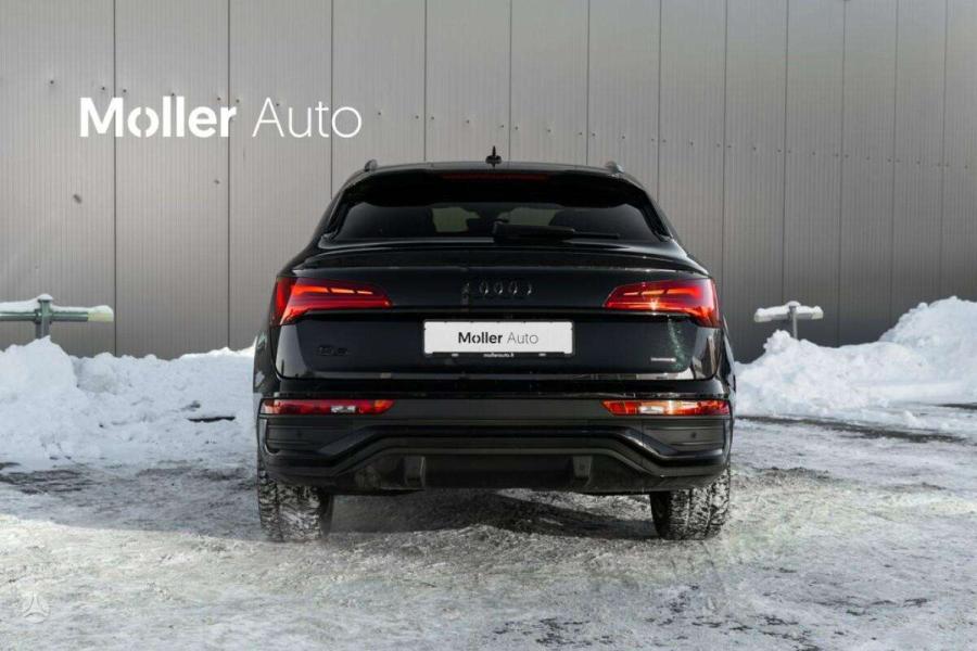 Black Audi Q5 2022 in Vilnius, with an engine capacity of 2.00 L and mileage of 64 thousand km for 39500 €, photo 5 on AUTOMOTO.COM.LV