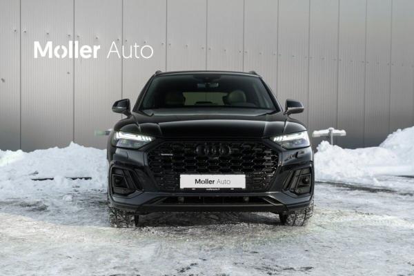 Melns Audi Q5 2022 Viļņa, ar dzinēja tilpumu 2.00 L un nobraukumu 64 tūkst. km par 39500 €, foto 4 vietnē AUTOMOTO.COM.LV