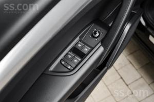 Black Audi Q5 2022 in Riga, with an engine capacity of 2.00 L and mileage of 135 thousand km for 33250 €, photo 8 on AUTOMOTO.COM.LV