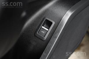 Black Audi Q5 2022 in Riga, with an engine capacity of 2.00 L and mileage of 135 thousand km for 33250 €, photo 9 on AUTOMOTO.COM.LV