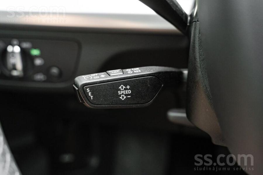 Black Audi Q5 2022 in Riga, with an engine capacity of 2.00 L and mileage of 135 thousand km for 33250 €, photo 12 on AUTOMOTO.COM.LV