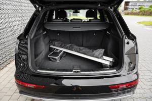 Black Audi Q5 2022 in Riga, with an engine capacity of 2.00 L and mileage of 135 thousand km for 33250 €, photo 28 on AUTOMOTO.COM.LV