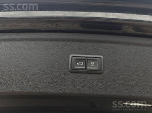 Black Audi Q5 2022 in Riga, with an engine capacity of 2.00 L and mileage of 163 thousand km for 31900 €, photo 25 on AUTOMOTO.COM.LV