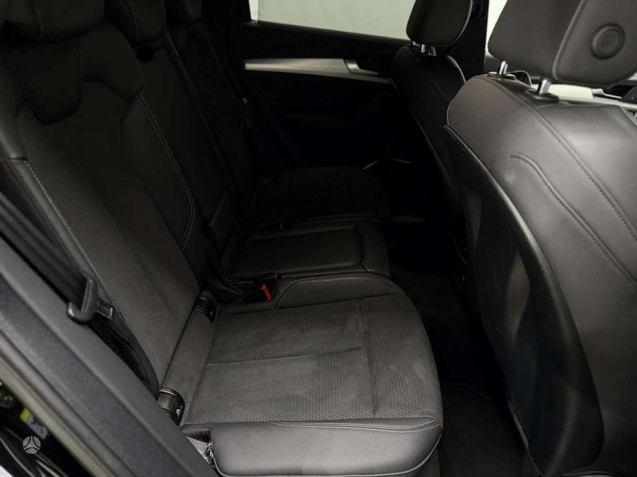 Melns Audi Q5 2022 Viļņa, ar dzinēja tilpumu 1.98 L un nobraukumu 106 tūkst. km par 35990 €, foto 15 vietnē AUTOMOTO.COM.LV