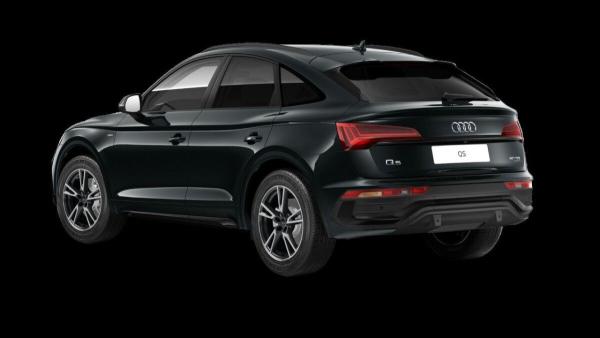 Melns Audi Q5 2022 Mārupe, ar dzinēja tilpumu 2.00 L un nobraukumu 130 tūkst. km par 35900 €, foto 3 vietnē AUTOMOTO.COM.LV